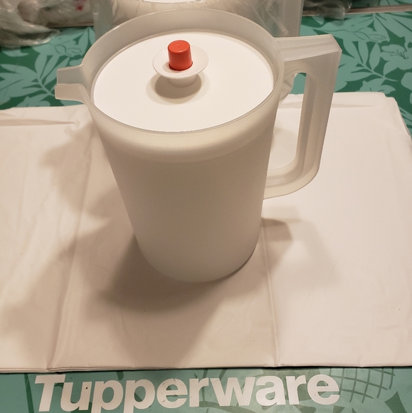 Tupperware | Kitchen | New Tupperware 2 Quart Tupperware Pitcher | Poshmark